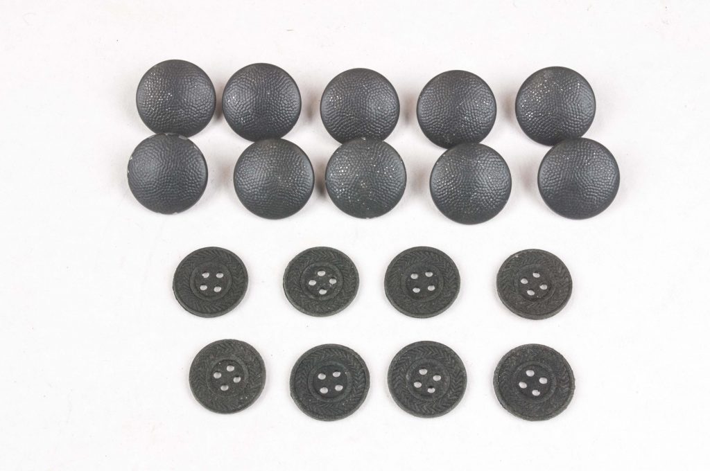Complete original button set for a M44 tunic – fjm44