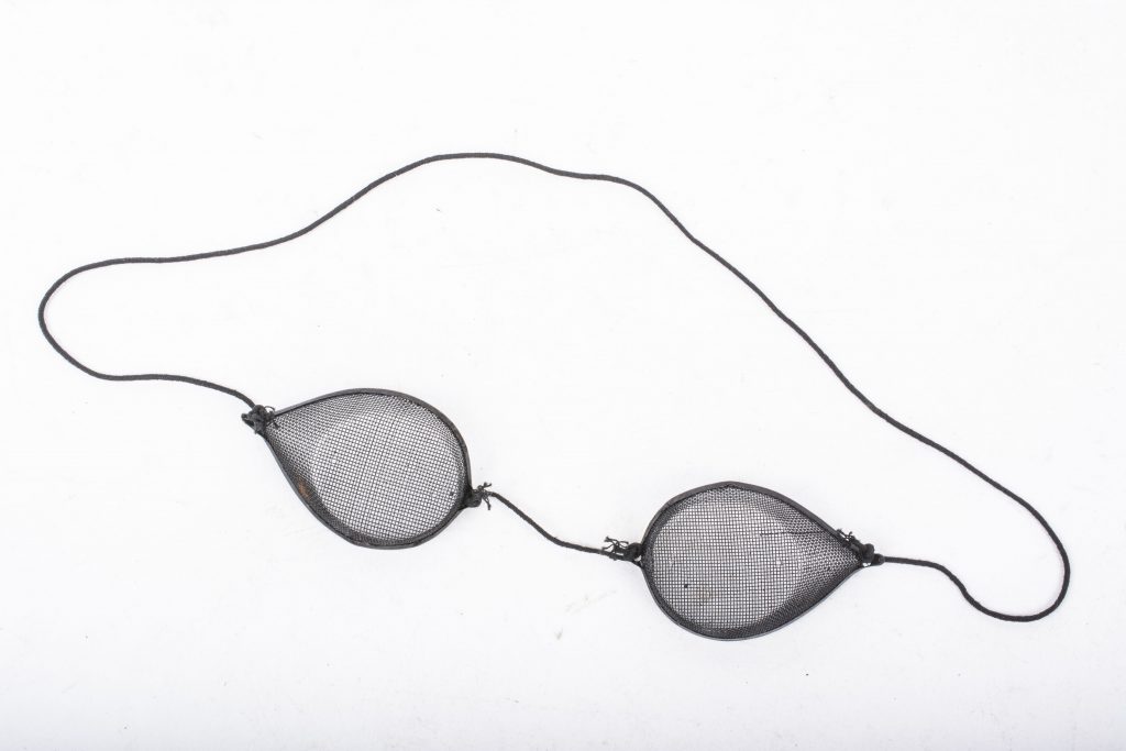 German issue wire gauze eye protectors – fjm44