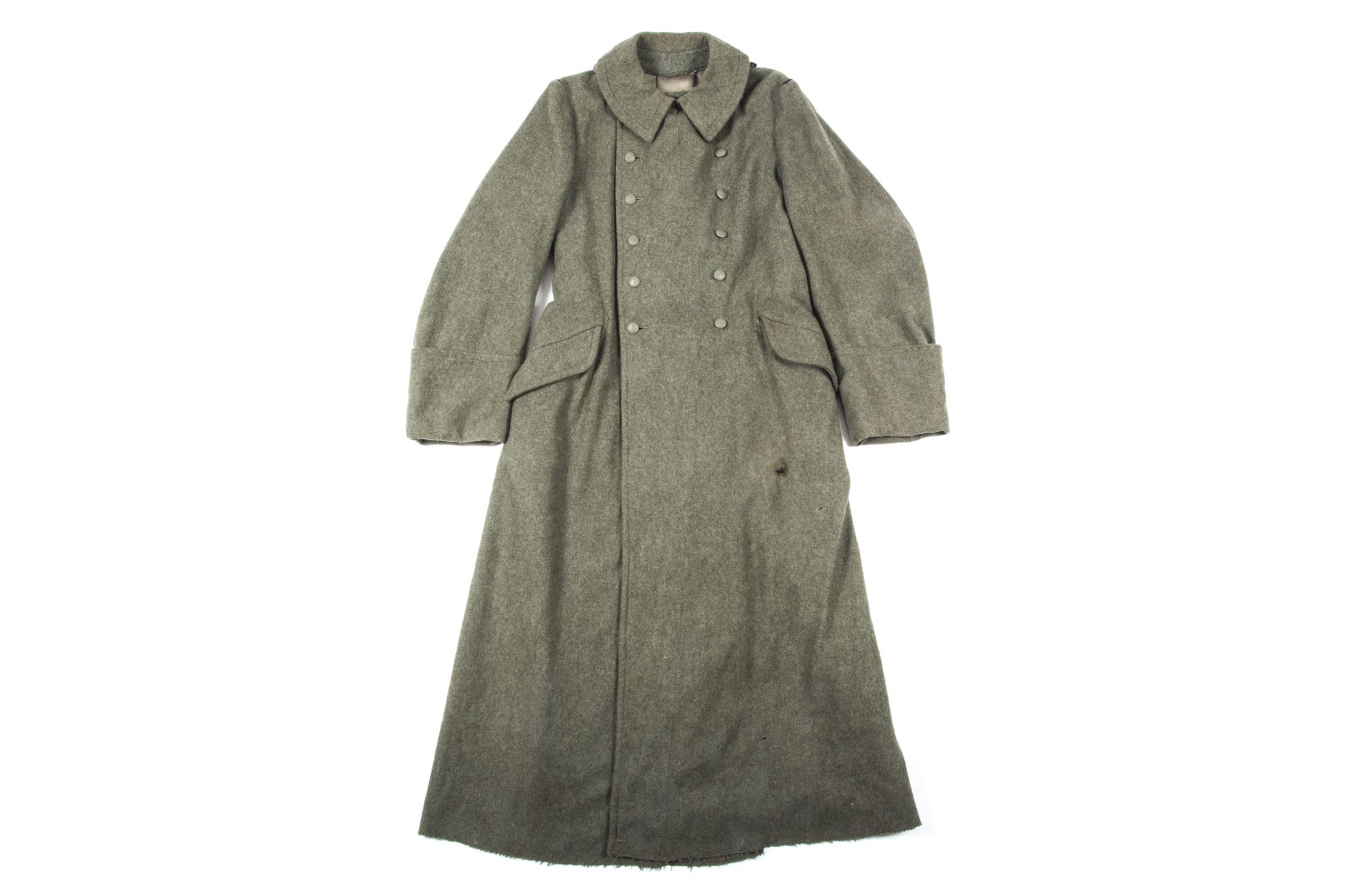 Late war battle damaged Heer M42 mantel – fjm44