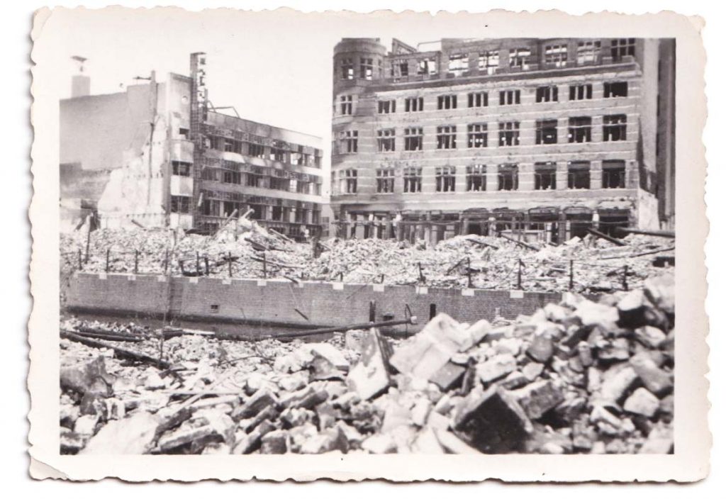 Bombed Rotterdam Photograph 1940 – C&A – fjm44