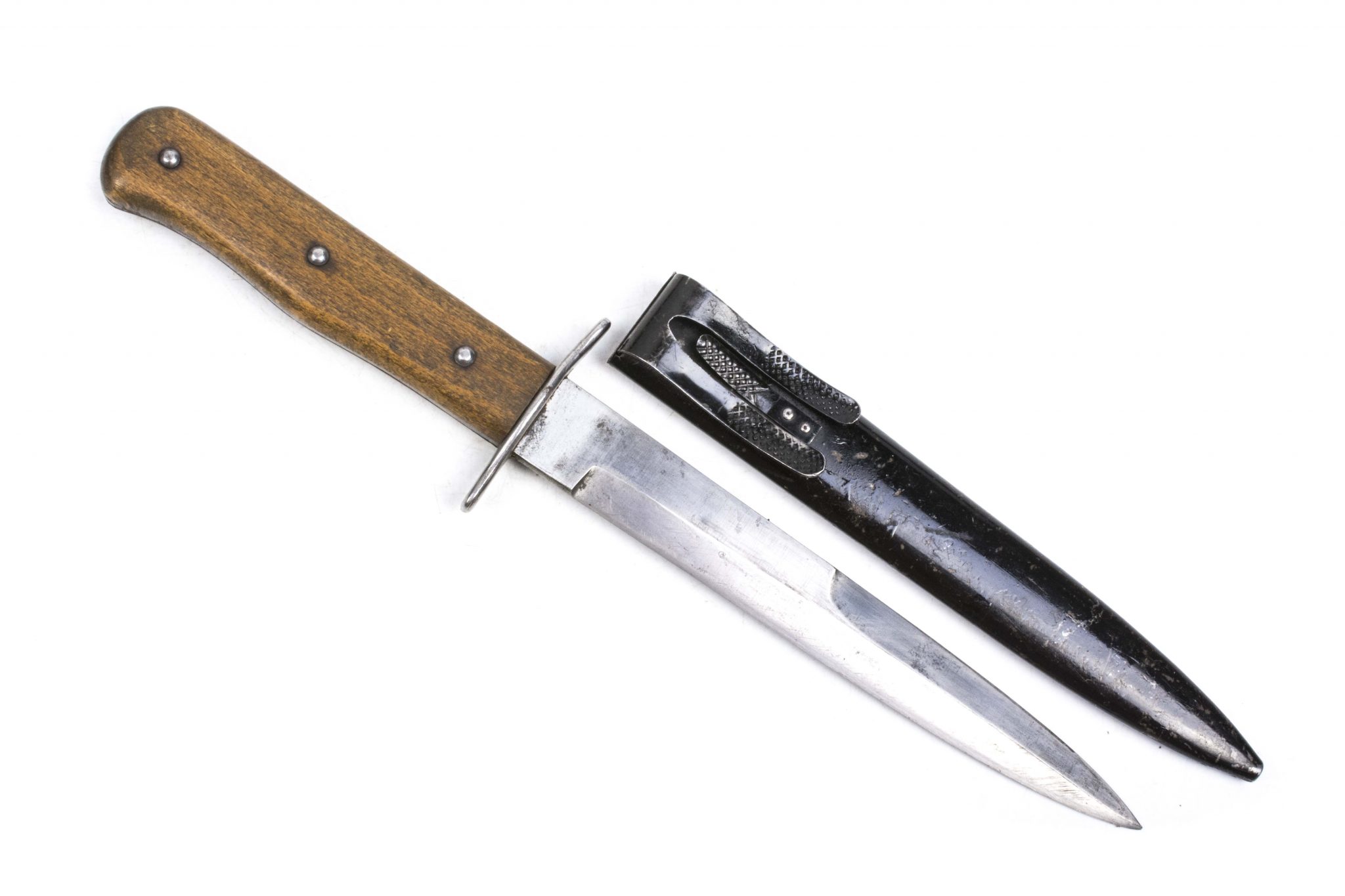 Luftwaffe issue close combat knife or Nahkampfmesser marked L6 – fjm44