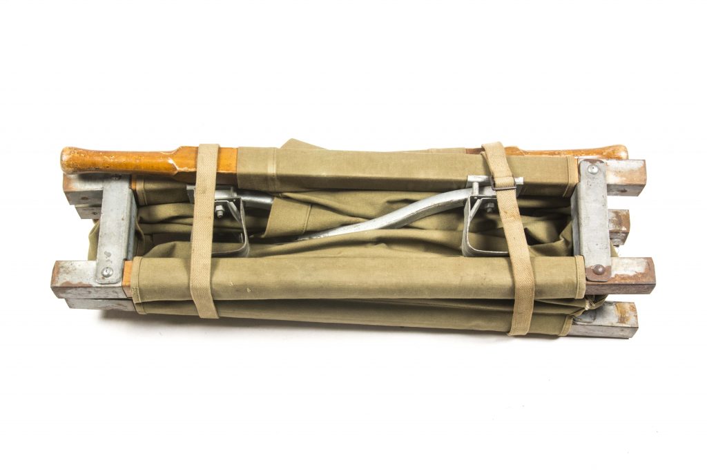 Rare US Airborne folding stretcher marked Simmons Co April 10 1943 – fjm44