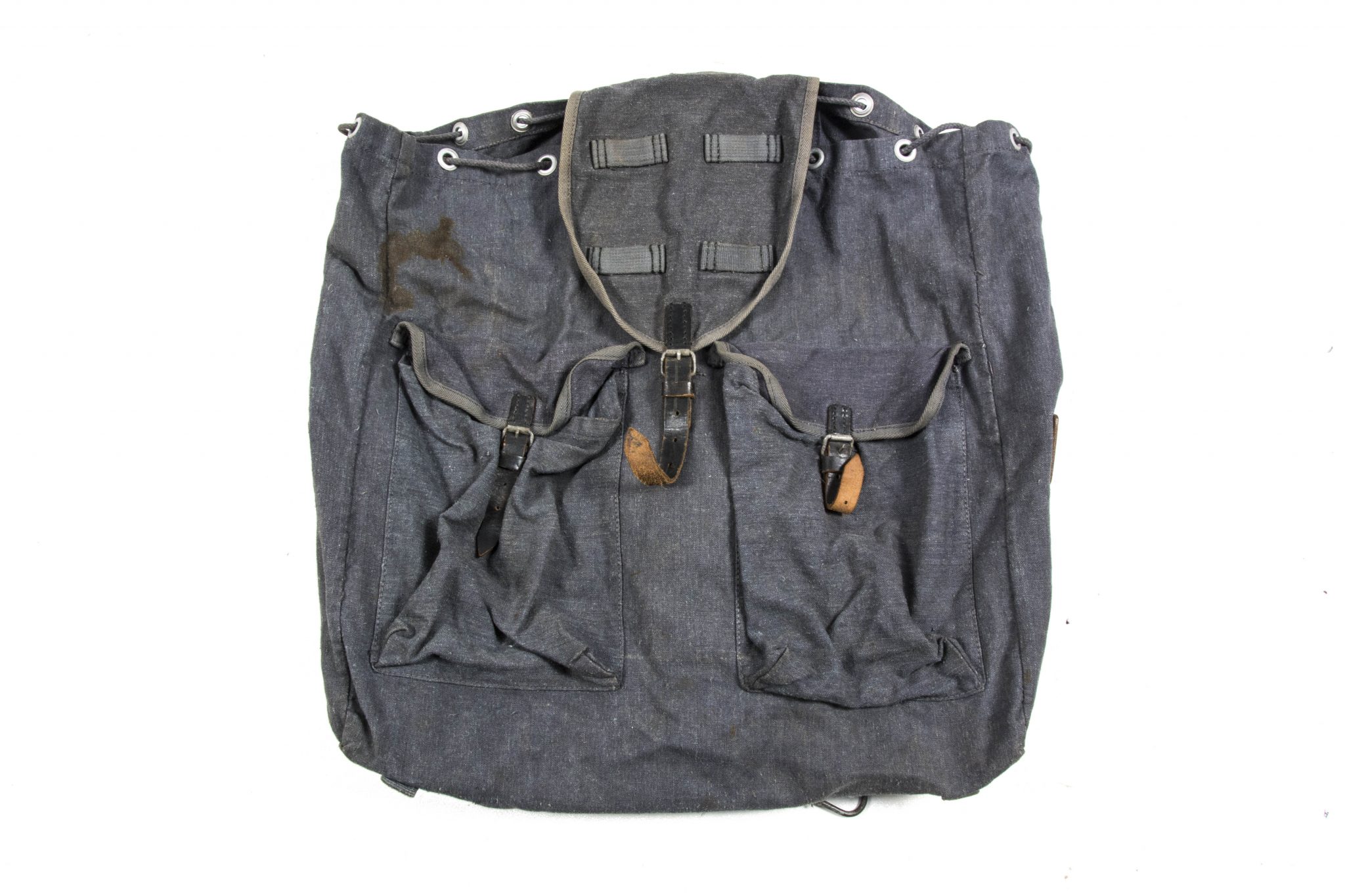Luftwaffe tropical issue rucksack with webbing carrying straps – fjm44