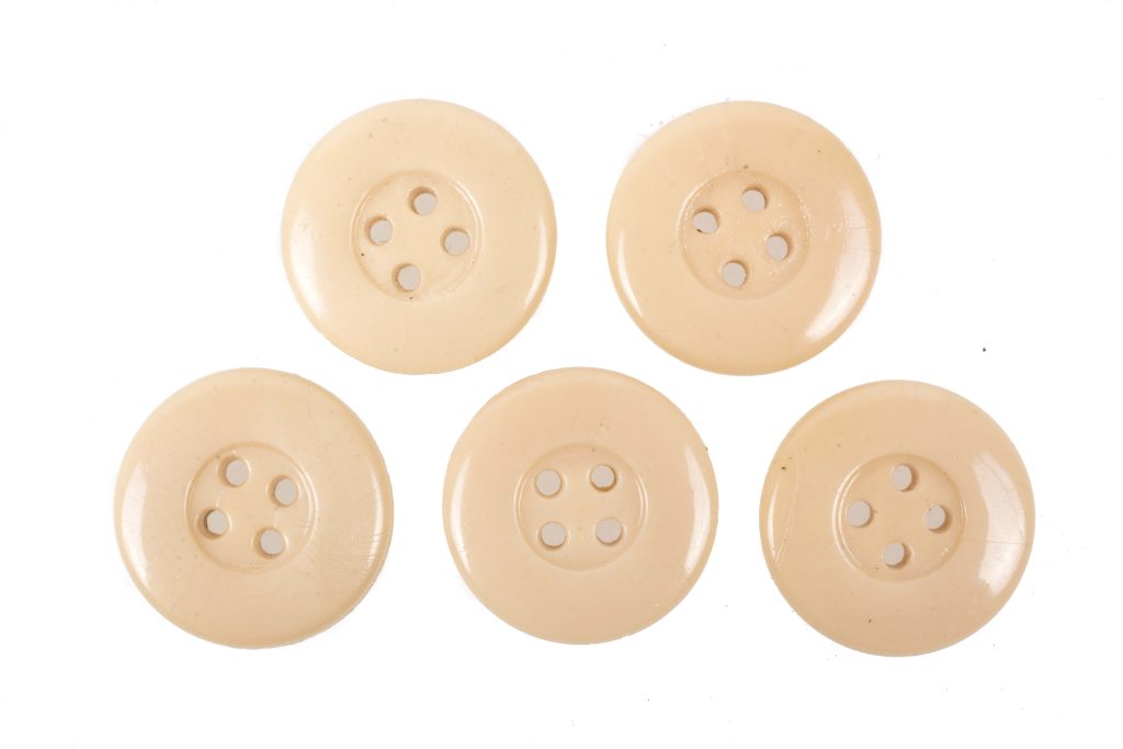 Rare tan glass 22mm buttons for smocks – fjm44